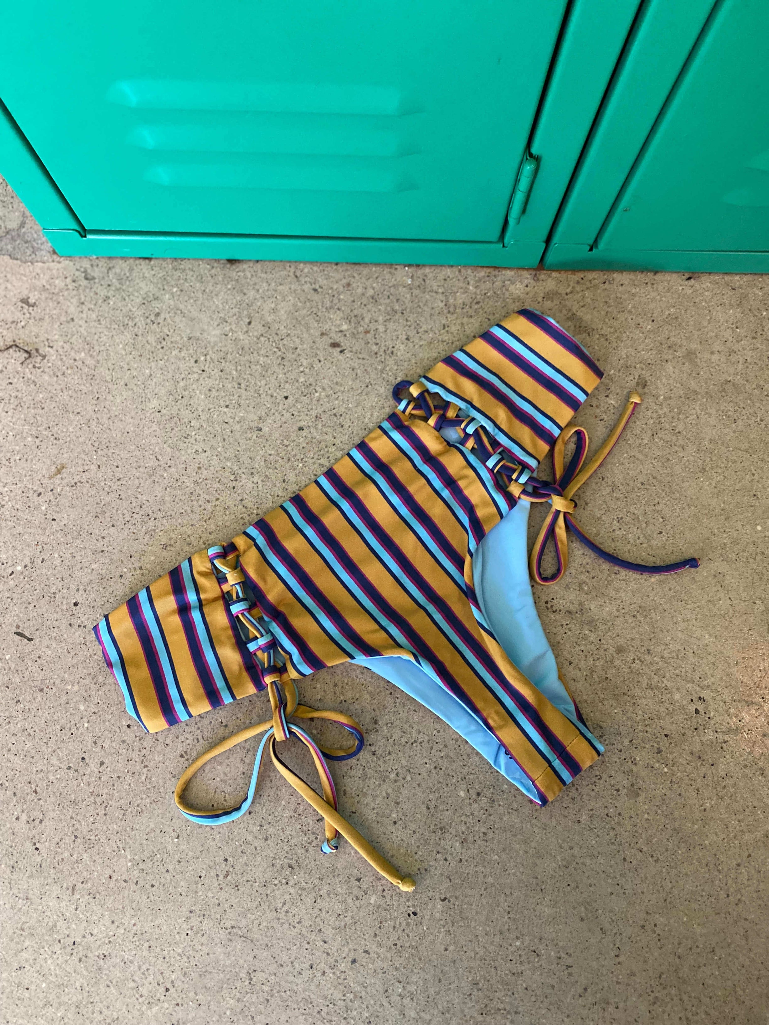 Dallas Dukes Cheeky – Strange Bikinis